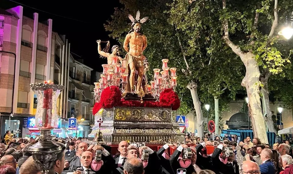 Dieciocho imágenes participan este sábado en la procesión magna ...